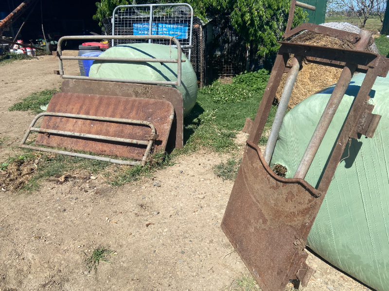 Lot 164 - HEAD BALE WITH GATES | AuctionsPlus