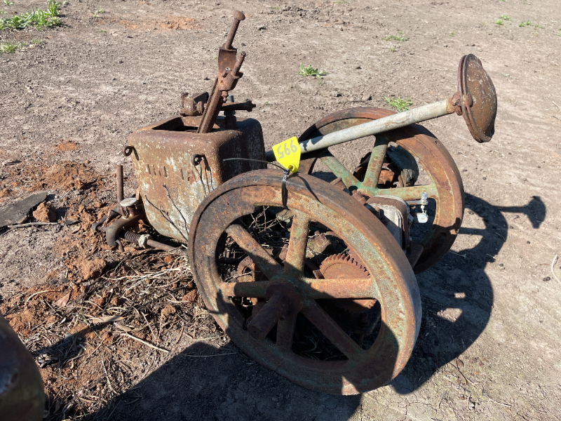 Lot 995 - Roseberry Stationary 2hp Engine | AuctionsPlus