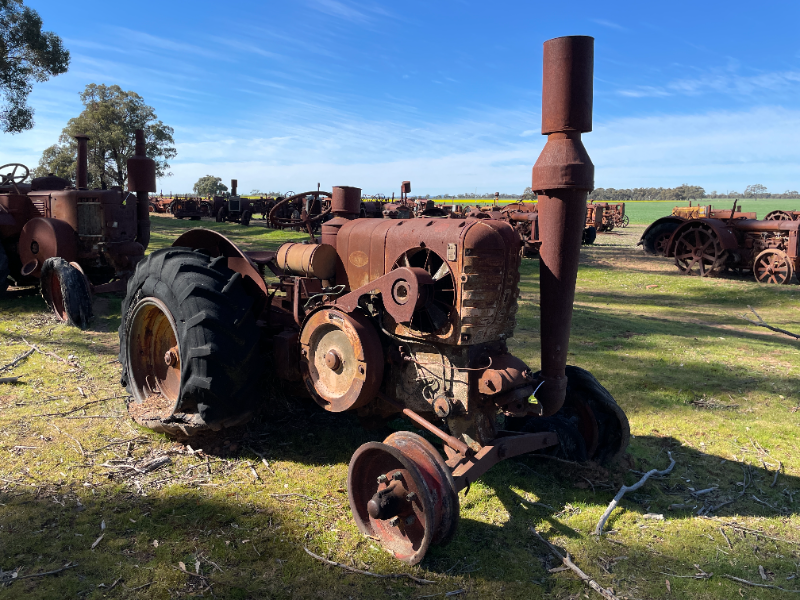 Lot 808 - HSCS G Model Tractor Serial No. 27826 | AuctionsPlus