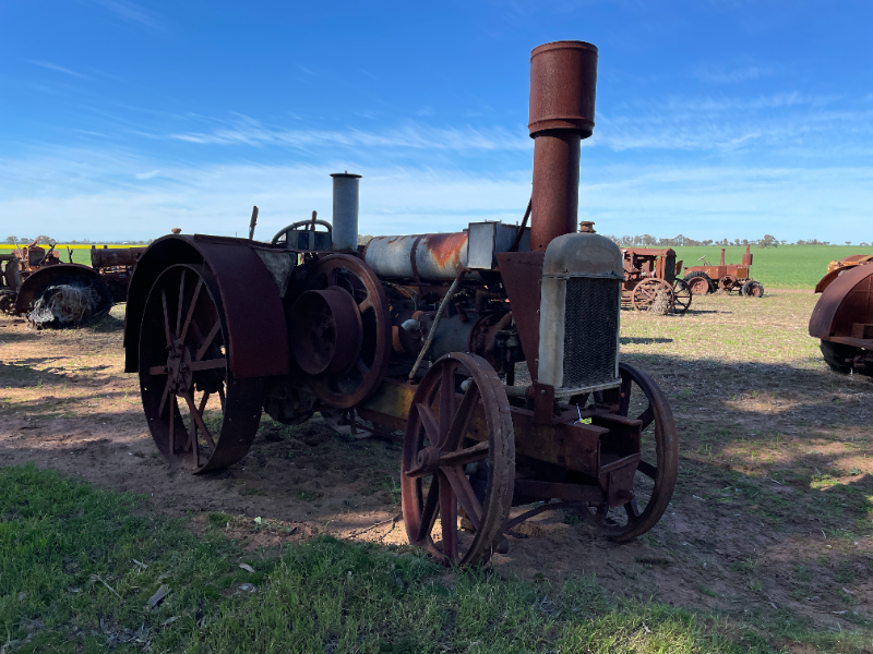 Lot 812 - Jelbart Tractor number 1049. Complete condition | AuctionsPlus