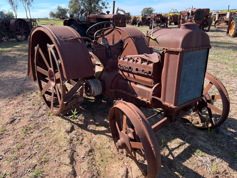 Lot 826 - Fordson F Model Tractor | AuctionsPlus