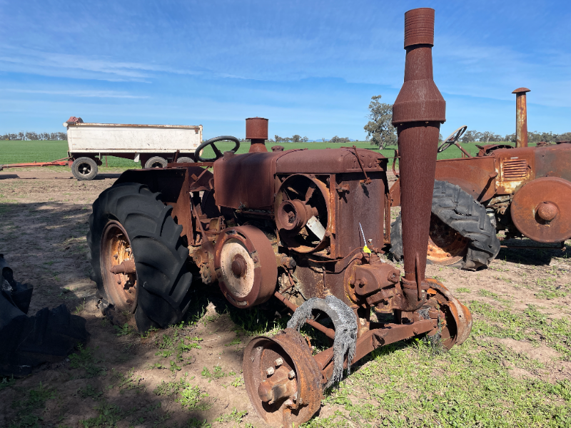 Lot 839 - HSCS R30-35 Model Tractor | AuctionsPlus