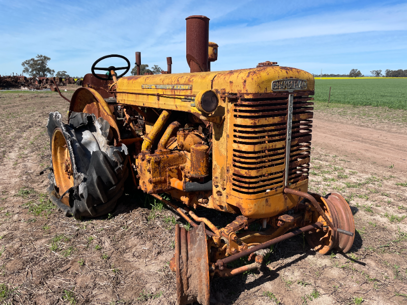 Lot 865 - Chamberlain 55 KA Model Tractor | AuctionsPlus