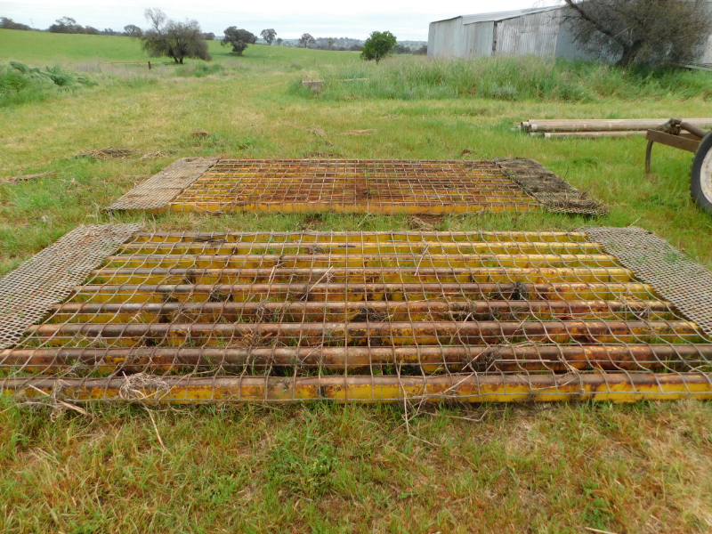 Lot 48 - Cattle grids | AuctionsPlus