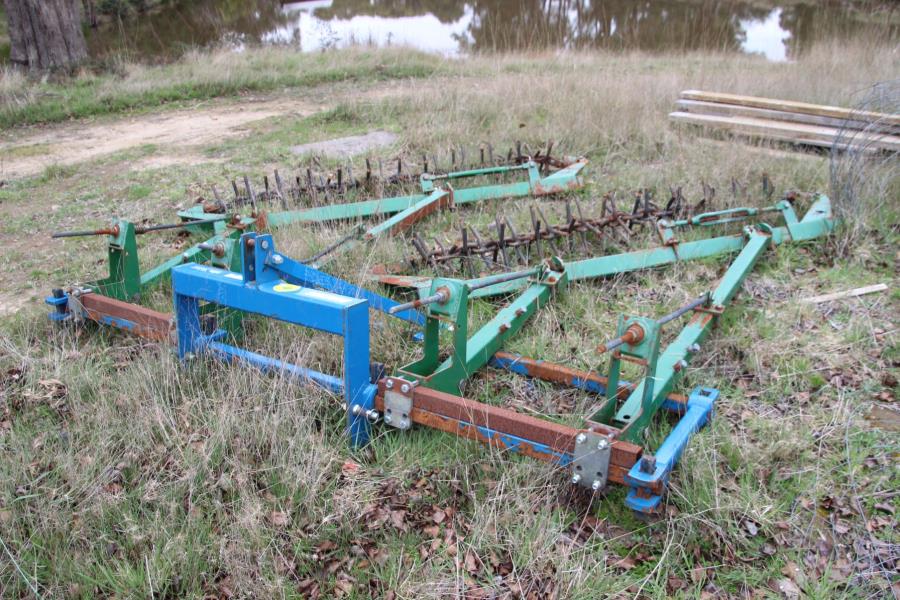 Lot 97 - Prickle Chain - 3.1m width | AuctionsPlus