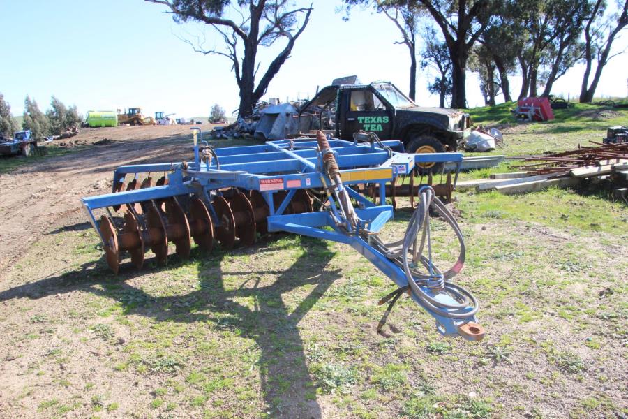 Lot 31 - Grizzly G40 Offset Discs | AuctionsPlus