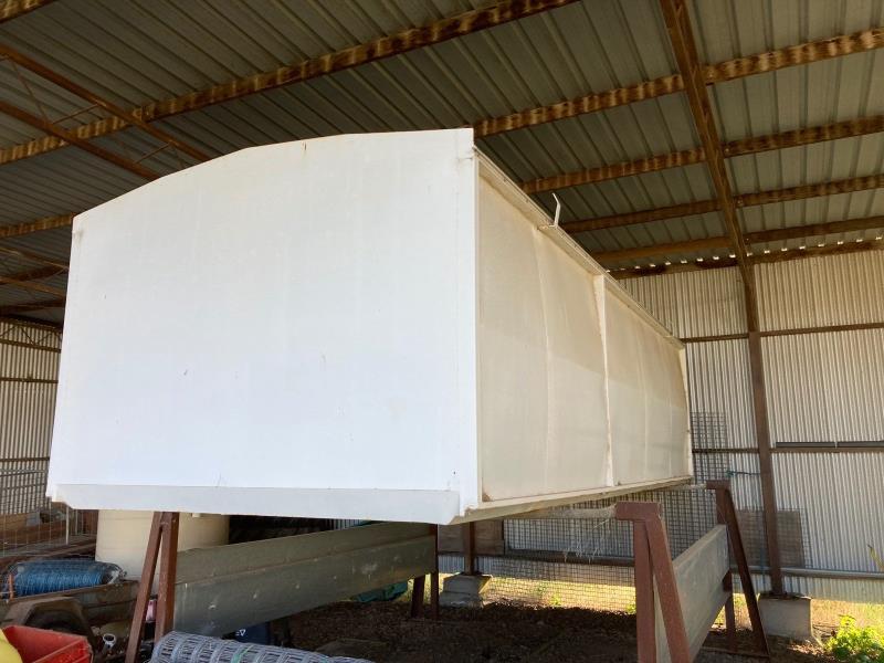 Lot 12 - Grain & Fertiliser split bin | AuctionsPlus
