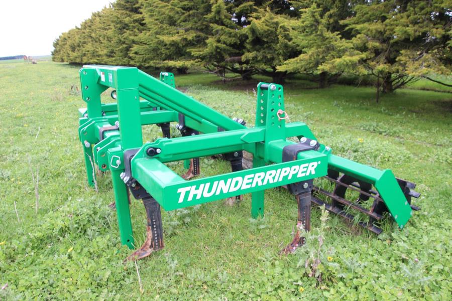Lot 62 - Thunderipper - Deep ripper plough 7 tyne | AuctionsPlus