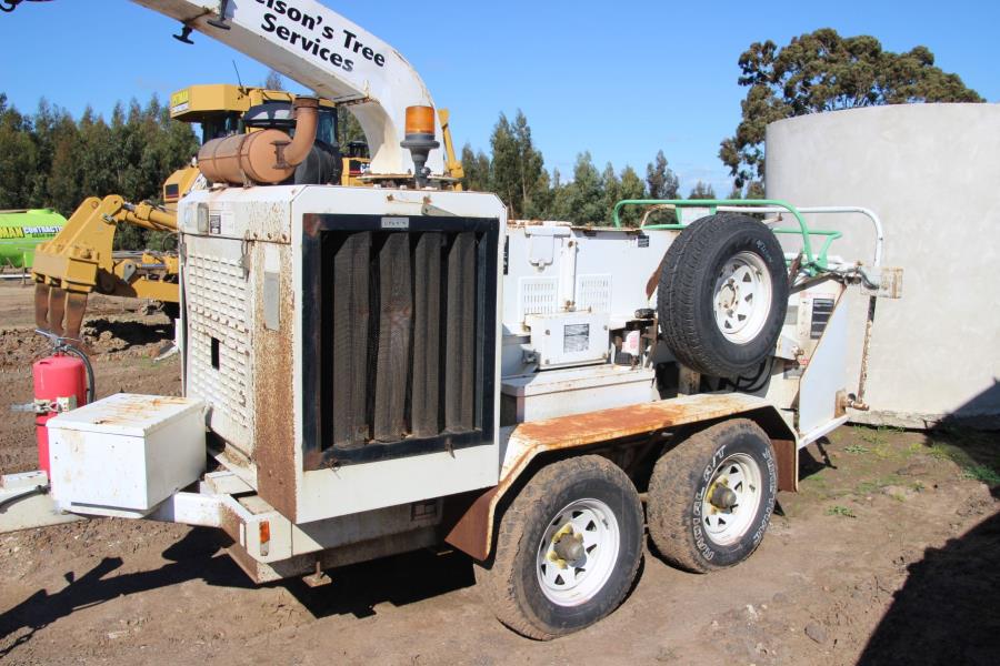 Lot 67 - Woodchuck Chipper 2200 | AuctionsPlus
