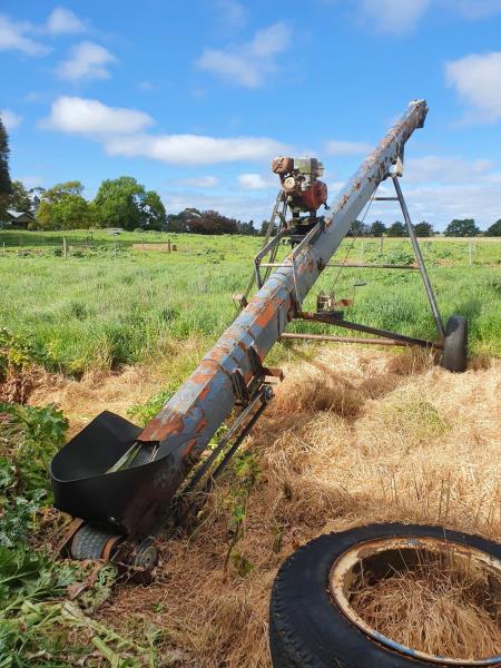 Lot 53 - 26ft Grain shifter - not working (broken belt) | AuctionsPlus