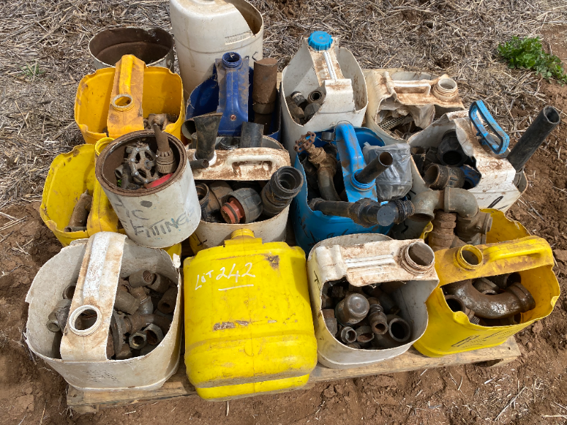 Lot 242 - Pipe & Tap fittings | AuctionsPlus
