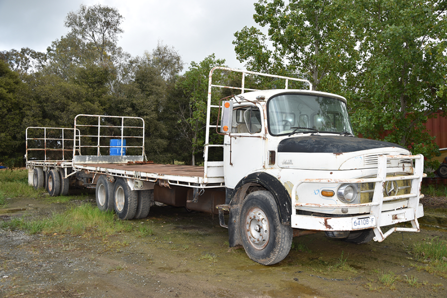 Lot 15 - 1418 Mercedes Benz Truck & Trailer | AuctionsPlus