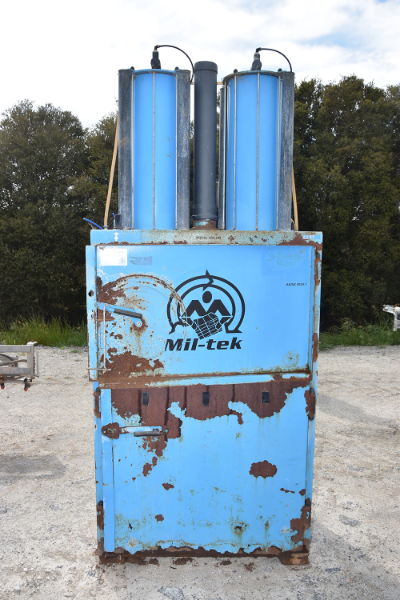 Lot 21 - Mil-Tek Waste Solutions Press Garbage Compactor | AuctionsPlus