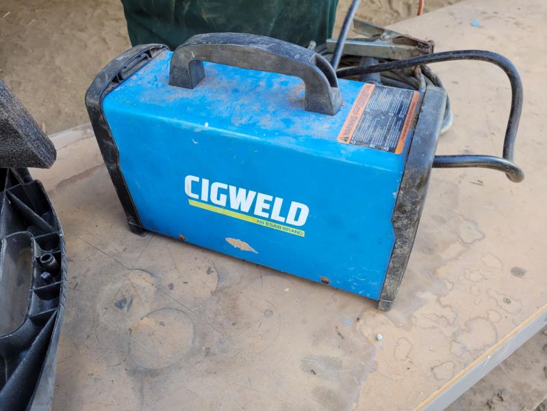 Lot 419 - CIG WELD Arc Welder | AuctionsPlus