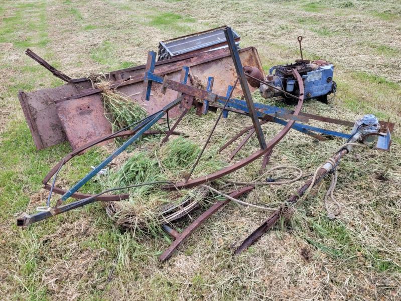 Lot 508 - Scrap Mesh & 4 x Calf Head Bales | AuctionsPlus