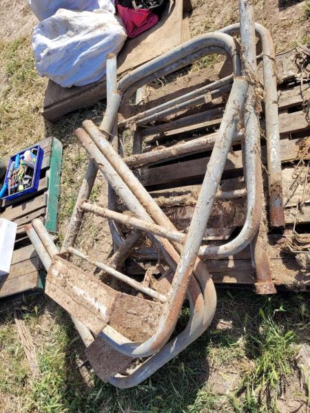 Lot 457 - Dairy Bail Dividers (Scrap) | AuctionsPlus