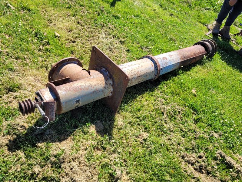 Lot 89 - Bates Screw Pump (Parts Only) | AuctionsPlus