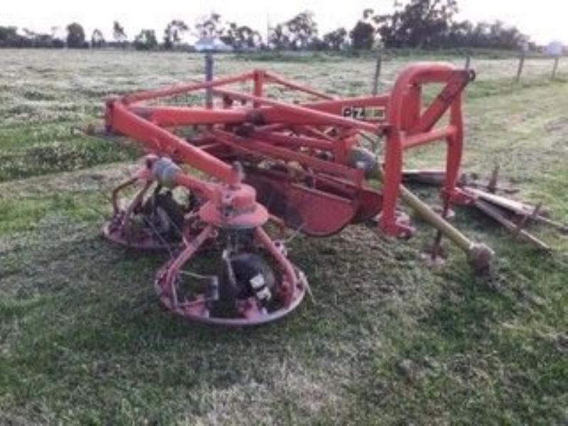 Lot 22 - PZ Tedder Rake DS-5000 | AuctionsPlus