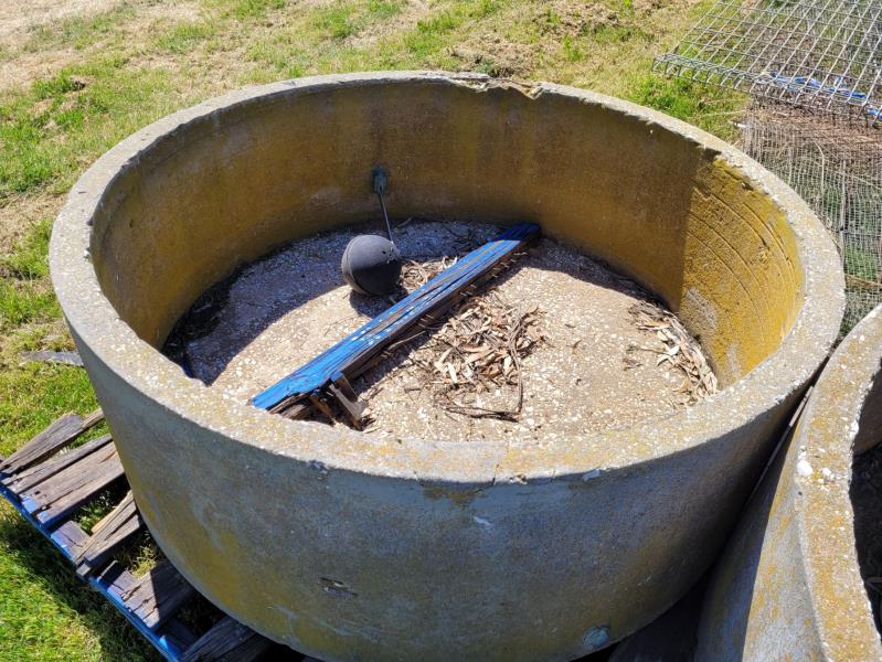 Lot 143 - Concrete Trough with Float Valve (A) | AuctionsPlus
