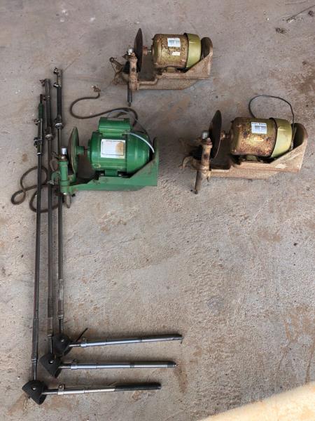 Lot 57 - 3 Lister shearing plants with down tubes | AuctionsPlus