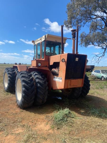 Lot 31 - Allis Chalmers 4WD Tractor | AuctionsPlus