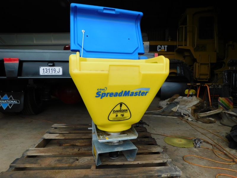 Lot 86 - Spreadmaster | AuctionsPlus