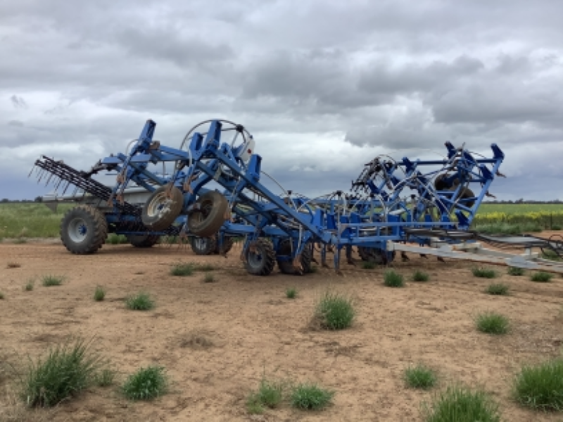 Lot 3 - Air seeder 45 foot Gason air cart | AuctionsPlus