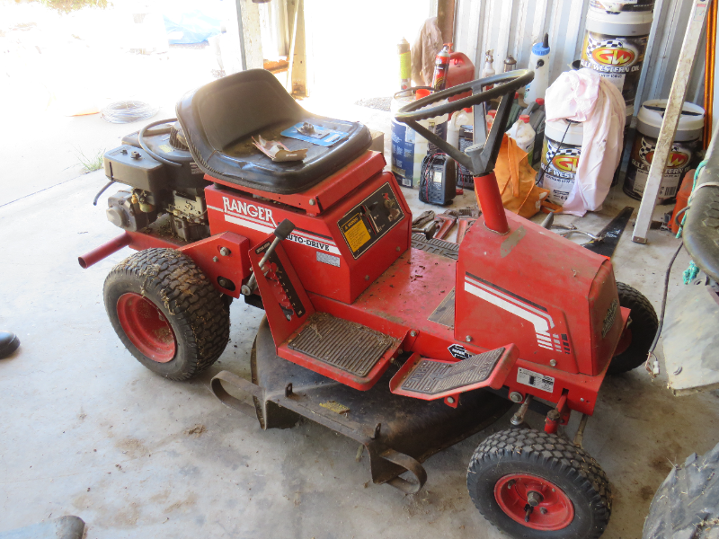 Lot 54 - Range Rover Ride On Mower | AuctionsPlus