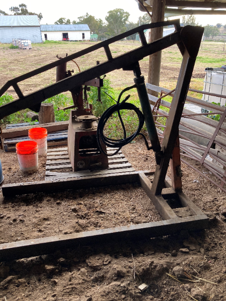 Lot 4 - Lifting jib homemade with green line hydraulic ram | AuctionsPlus