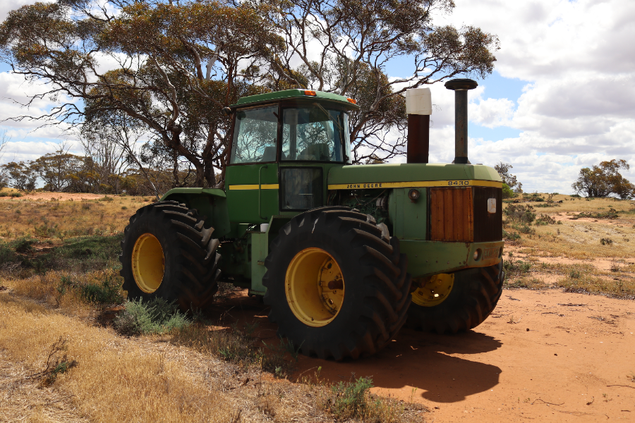 Lot 1 - John Deere 8430 tractor | AuctionsPlus
