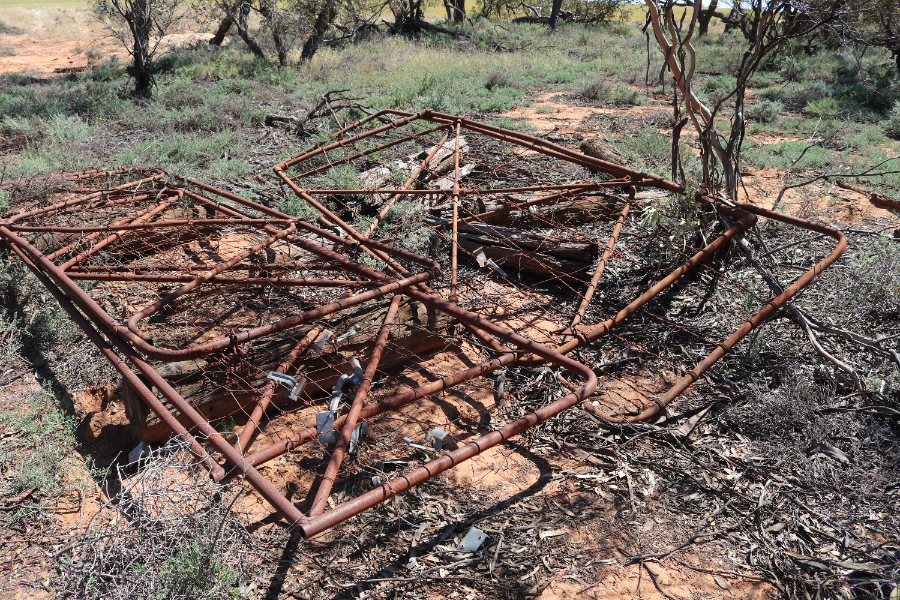 Lot 82 - Sunshine gate, plus other gates | AuctionsPlus