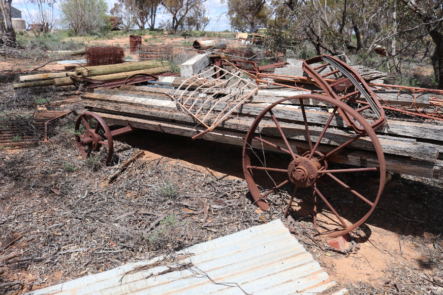 Lot 88 - Timber wagon w/- 1m diameter Furphy steel wheels | AuctionsPlus