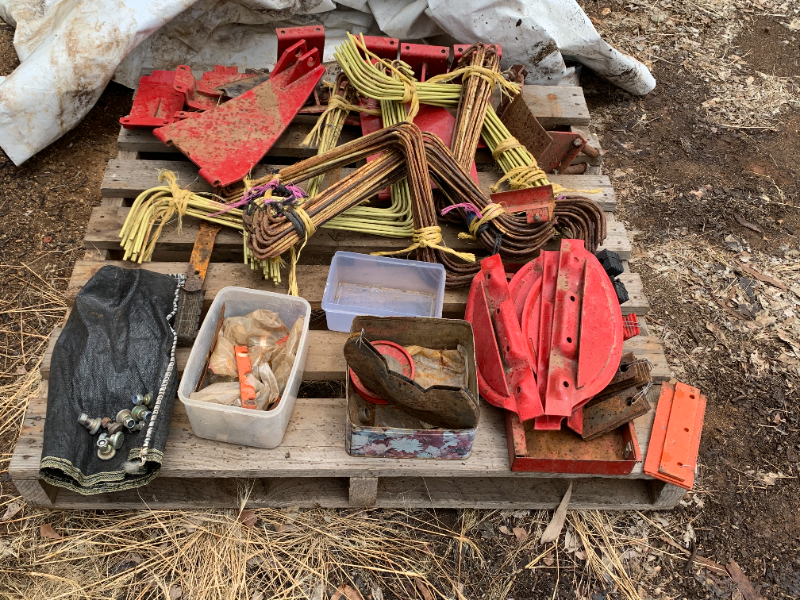 Lot 63 - Vicon Lely disc mower parts | AuctionsPlus