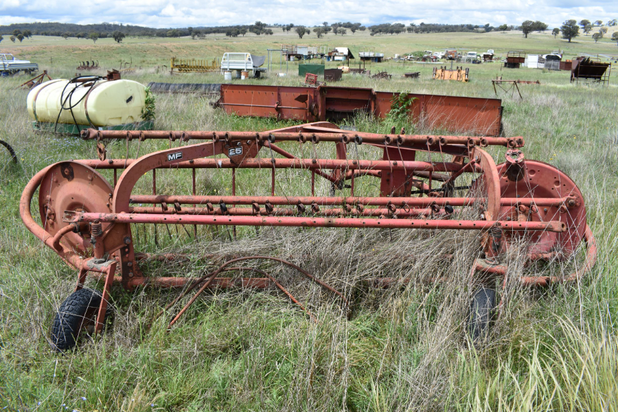 Lot 31 - MASSEY FERGUSON HAY RAKE | AuctionsPlus