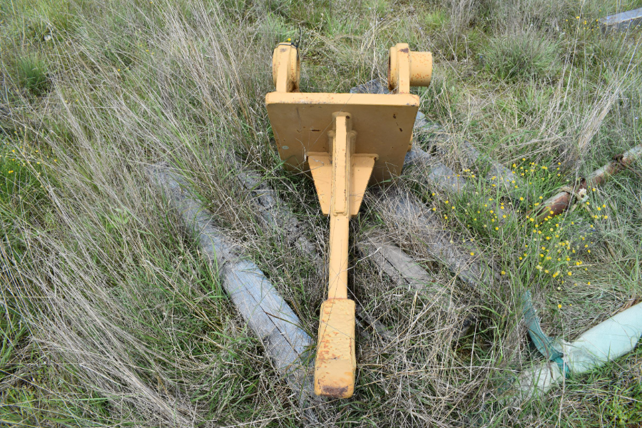 Lot 41 - EXCAVATOR RIPPER TYNE | AuctionsPlus