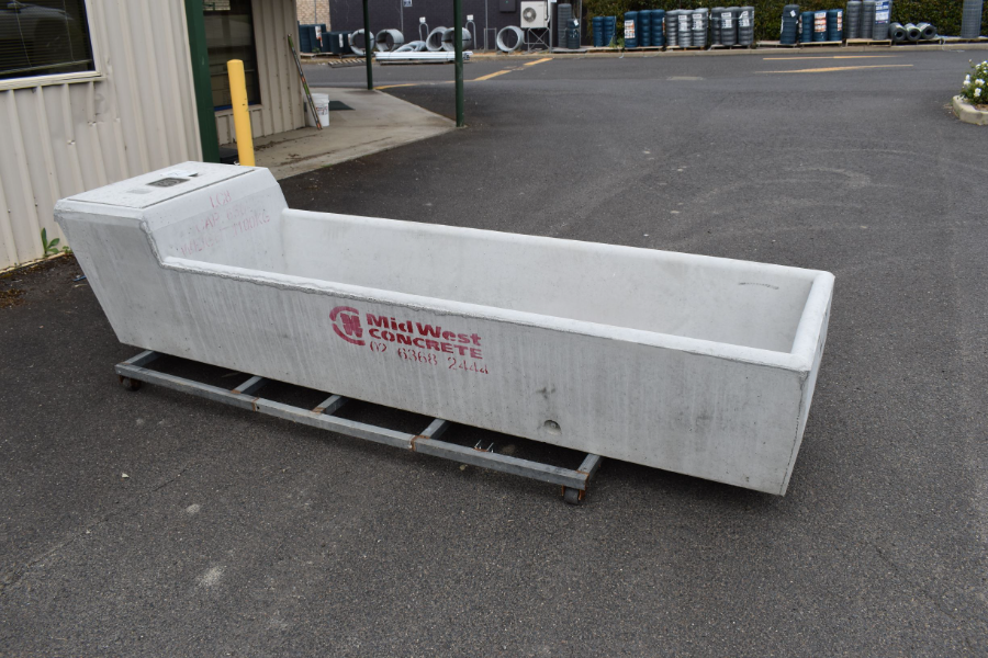 Lot 100 - CONCRETE TROUGH | AuctionsPlus