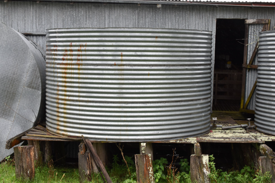 Lot 159 - WATER TANK | AuctionsPlus