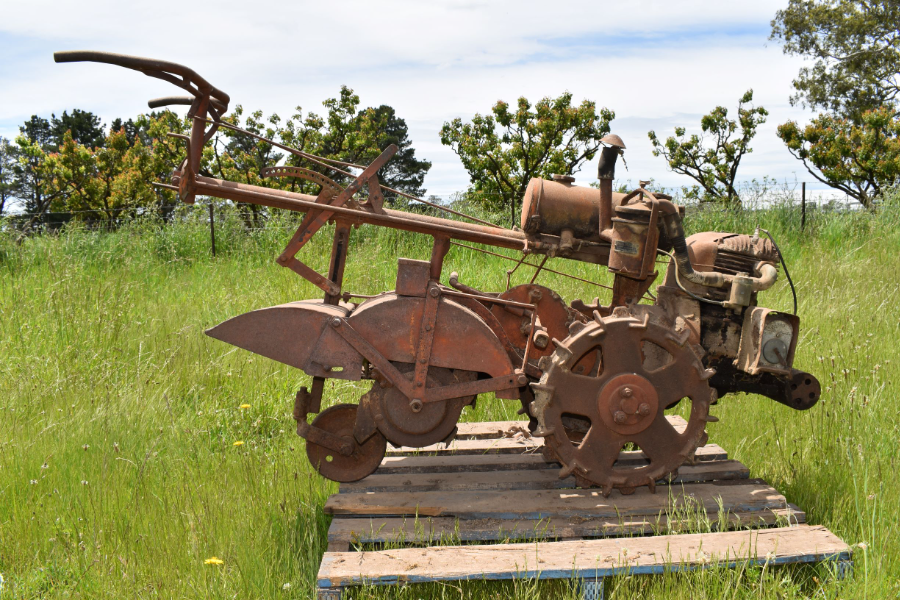 Lot 182 - HOWARD ROTARY HOE | AuctionsPlus