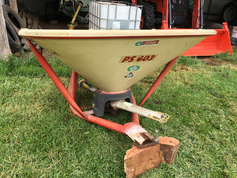 Lot 18 - Greenland PS603 pendulum spreader (No GST) | AuctionsPlus