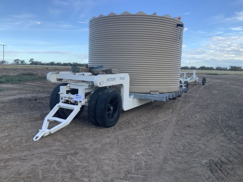 Lot 47 - Portable water tank & Trough | AuctionsPlus