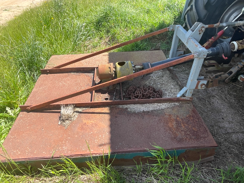 Lot 10 - 6ft Slasher | AuctionsPlus