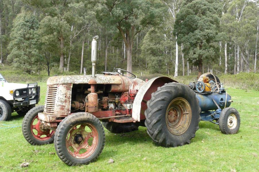 Lot 10 - David Brown Crop Master Tractor | AuctionsPlus