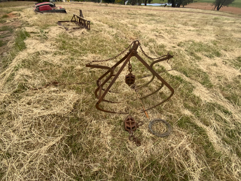 Lot 31 - Vintage Mitchell & Co Wool bale grab | AuctionsPlus