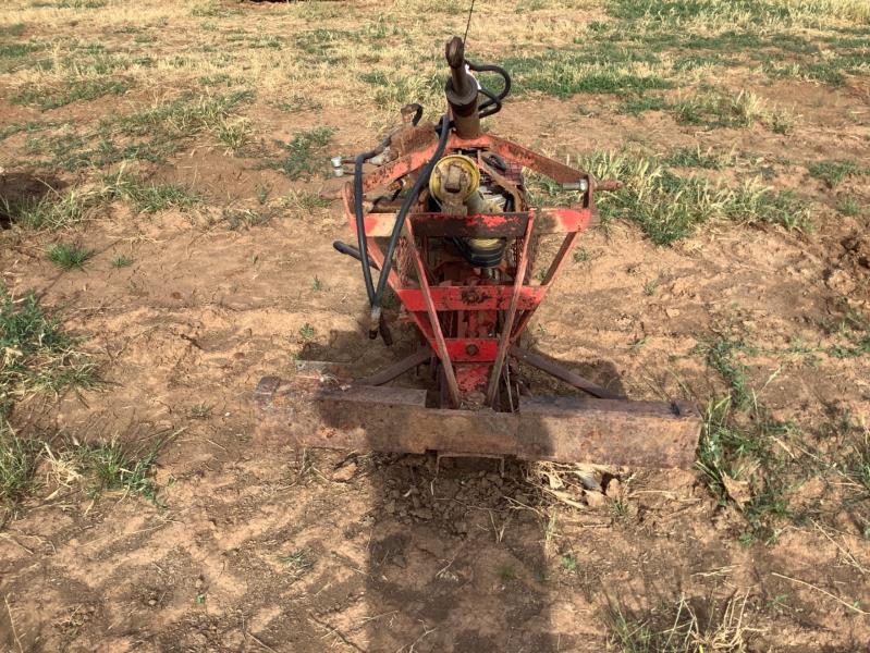 Lot 3 - Massey Ferguson Post Driver MF420 | AuctionsPlus