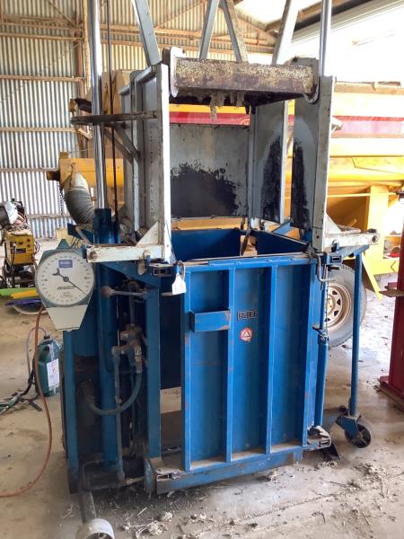 Lot 63 - Stevlyon wool press | AuctionsPlus