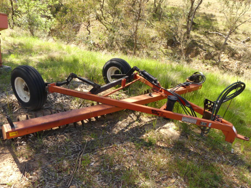Lot 31 - Rite Way Rock Rake | AuctionsPlus