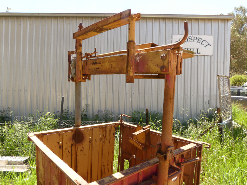 Lot 86 - Sunbeam Single Box Wool Press | AuctionsPlus