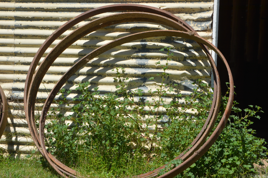 Lot 104 - Wagon Wheel Hoops | AuctionsPlus