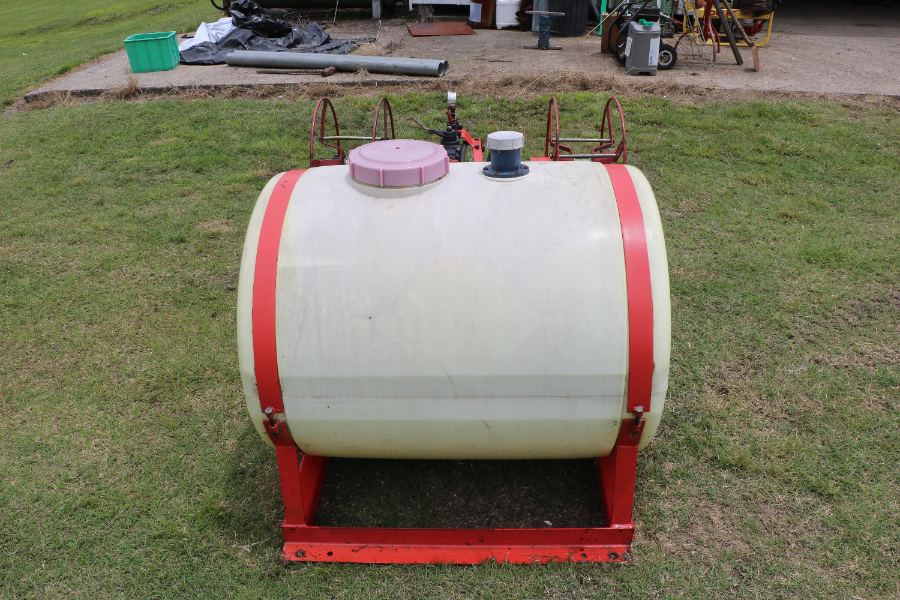 Lot 181 - SPRAY TANK & PUMP | AuctionsPlus