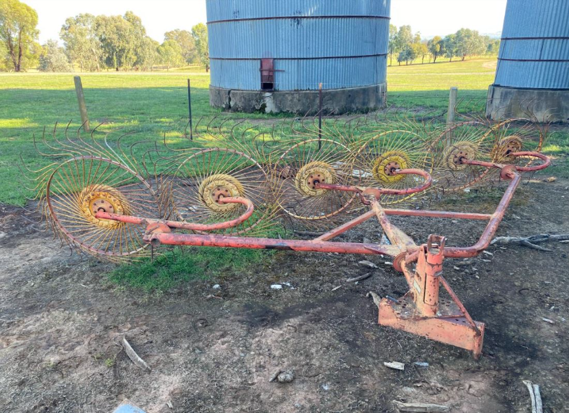 Lot 152 - Hay Rake | AuctionsPlus